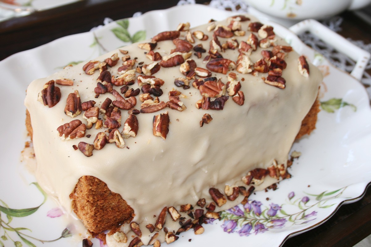 Pecan Pound Cake (Pastel de pecanas) - Las Delicias de Vivir